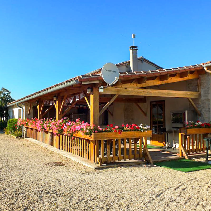 Domaine les Granges | Location village de vacances sportives, arts ...